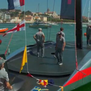Luna Rossa Prada Pirelli AC75 has the style, does it have the pace? – Sailweb