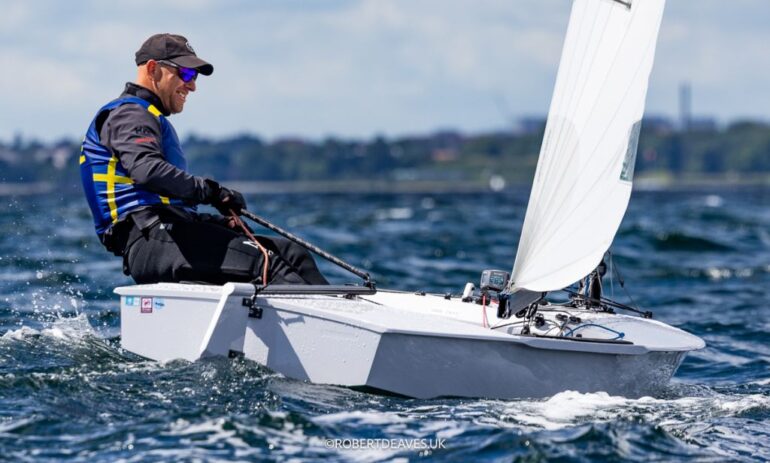 OK Dinghy World Championship – Sweden’s Niklas Edler leads - Sailweb